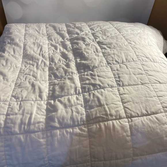 Casaluna | Bedding | Casaluna Heavy Weight Queen White Quilt Comforter ...